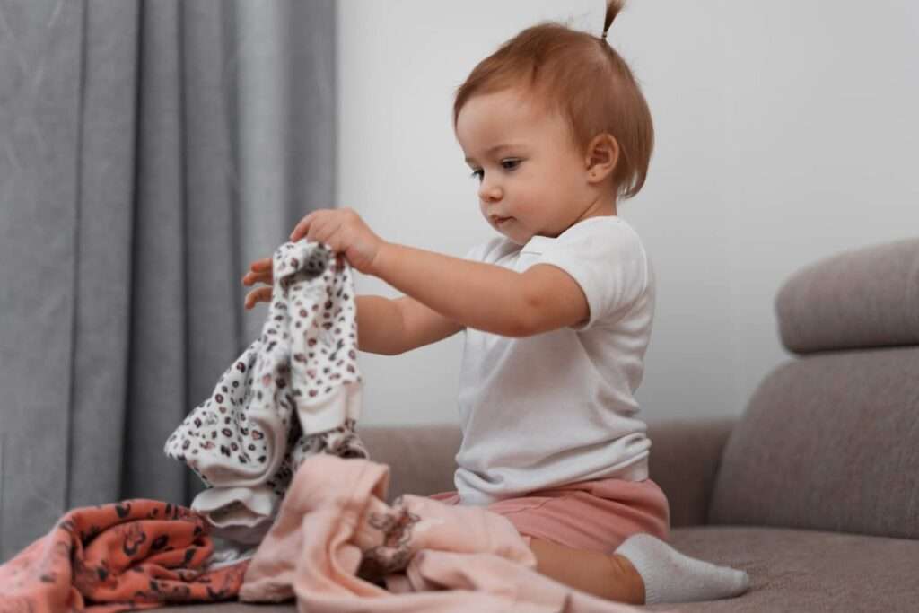 How to Dress Babies for Any Temperature: Indoor & Outdoor - Bio Art Bites